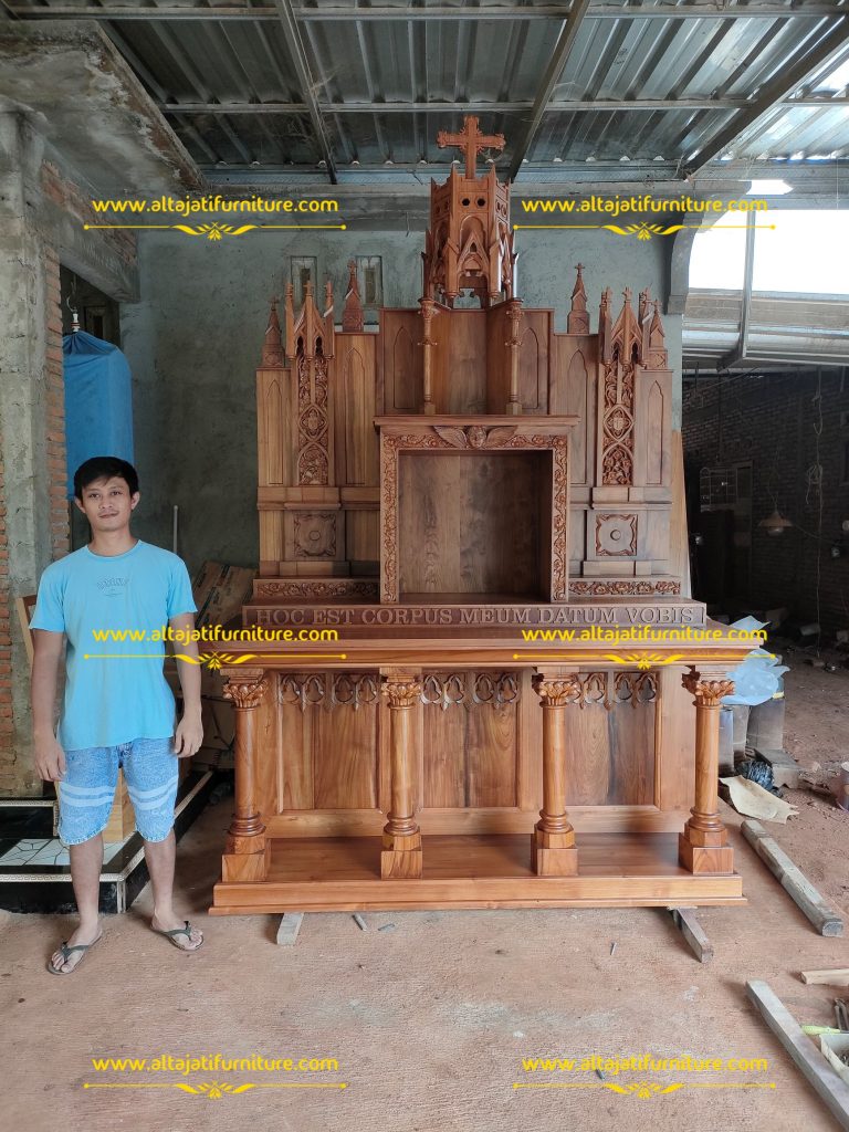 Tabernakel Gereja Katolik Santo Petrus Cianjur